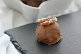 Chocolate and Caramel Turtle Truffles - Makes, Bakes and Decor